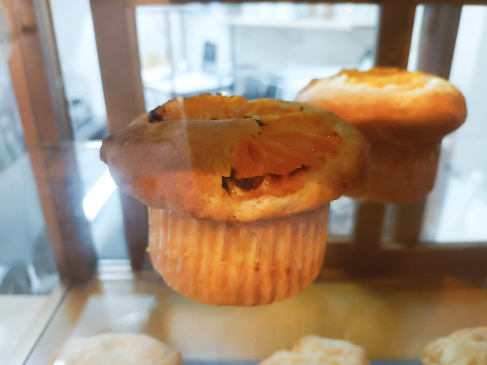 【二条】CAFE POTARI（カフェ ポタリ）｜猫好きな元自転車屋勤務の店主が営む焼き菓子とアートが楽しめるカフェ - ここと｜滋賀・京都のローカルメディア