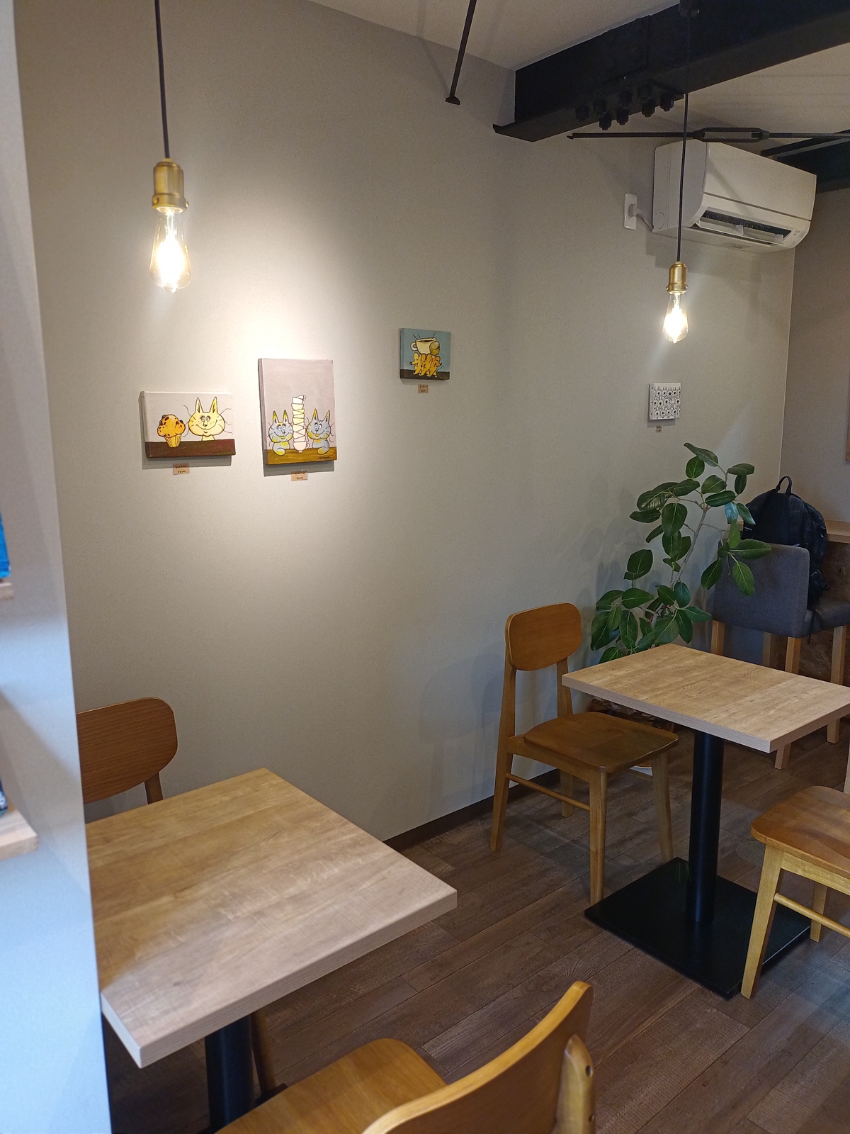 【二条】CAFE POTARI（カフェ ポタリ）｜猫好きな元自転車屋勤務の店主が営む焼き菓子とアートが楽しめるカフェ - ここと｜滋賀・京都のローカルメディア